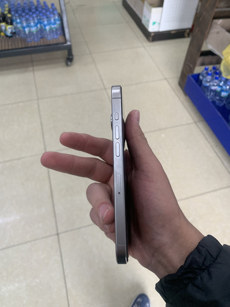 iPhone 15 pro 128 gb