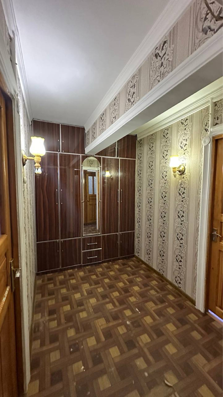 Продается 2 ком. Квартира на 2 этаже в Саттепо ор. Базарчик