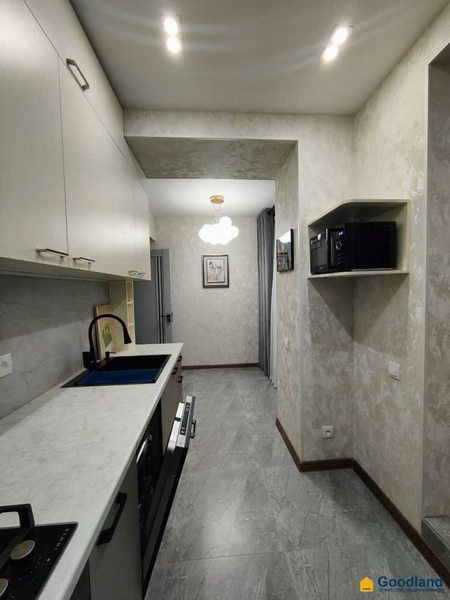 В Мирзо-Улугбекском районе Ц2 продается 2х комнатная квартира (J 1154)