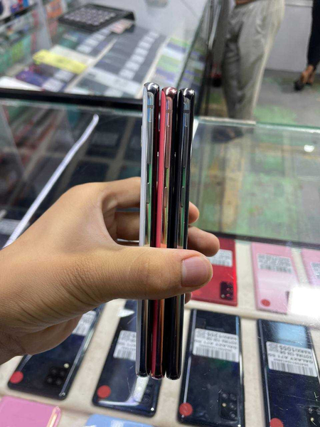 Samsung s10 sotiladi