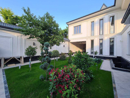 Продается Евро дом Ориентир: Циолковский  450м2