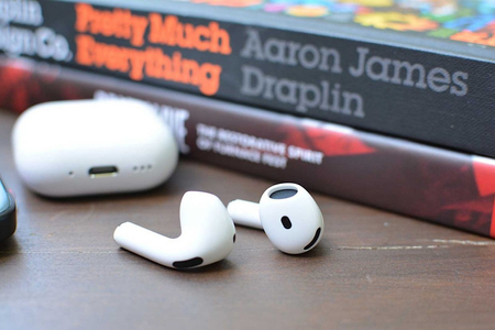 Airpods 4,Dubai version