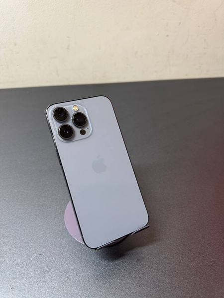 iPhone 13 pro...