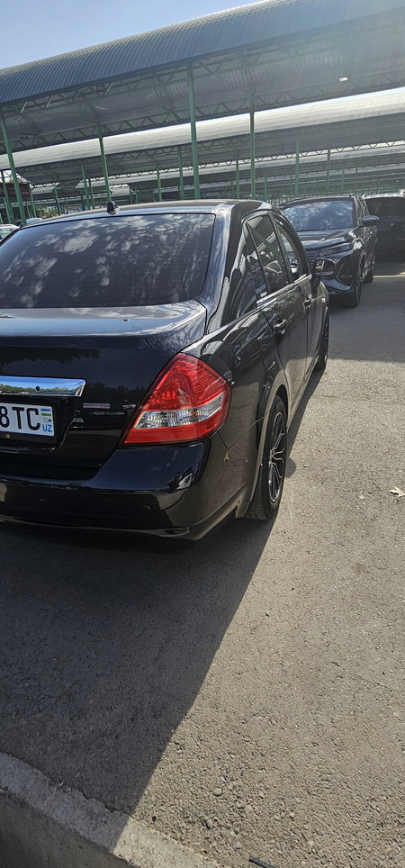 Nissan tiida 2006 sotiladi srochni