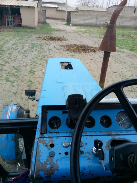 Mtz 80 .1 sotiladi yili 2004 manzil kitob tumani
