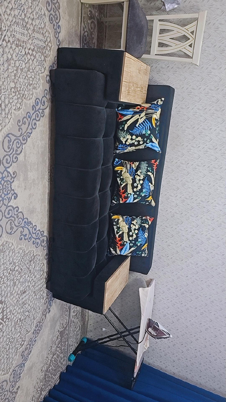 Продаётся бархатный диван