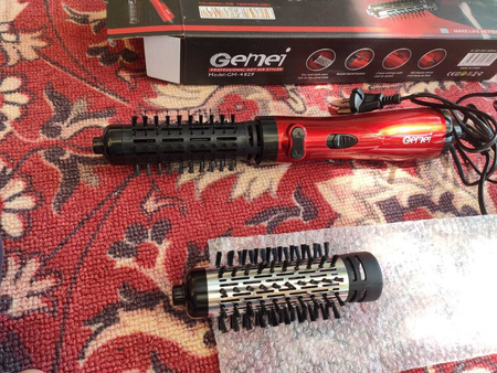 Продаётся фен-щетка для укладки волос Gemei GM-4829 красная (новый)