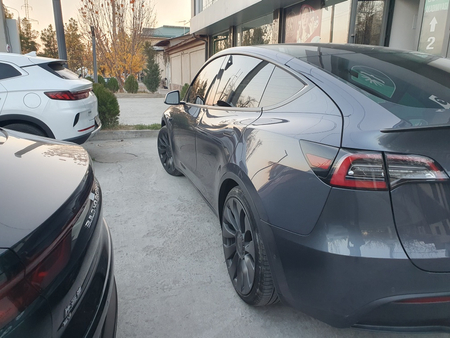 Tesla Model Y. Performens. Dual motor.2020. Yurgani 30000. Narxi 27900