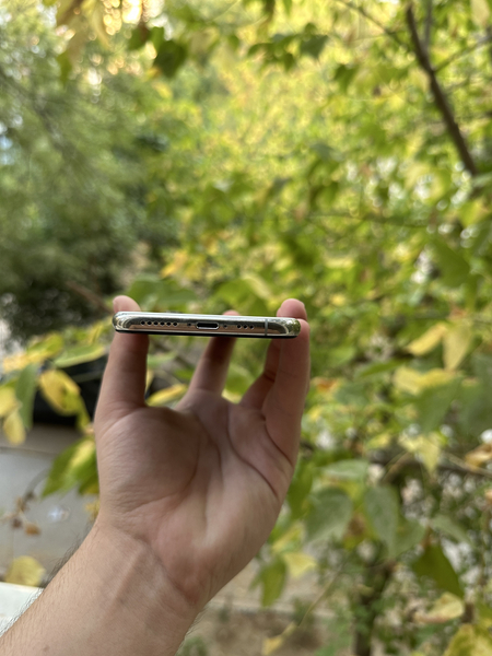 Продается iPhone XS 256 GB WHITE LLA