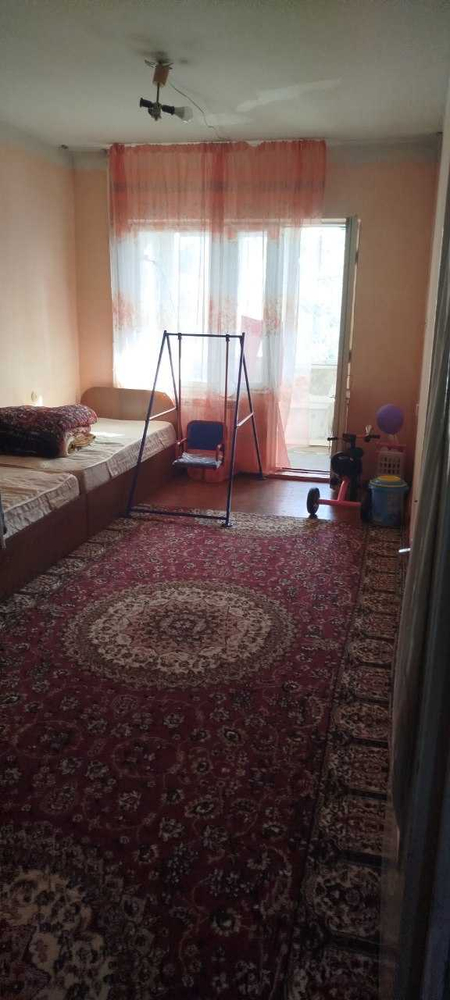 srochna sotaman 2 honalik uy kadesheva bozori oldida SR