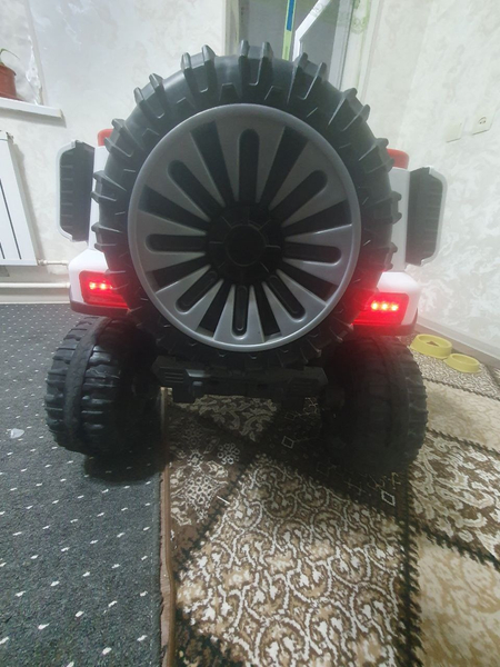 Bolalar mashinasi pultli
