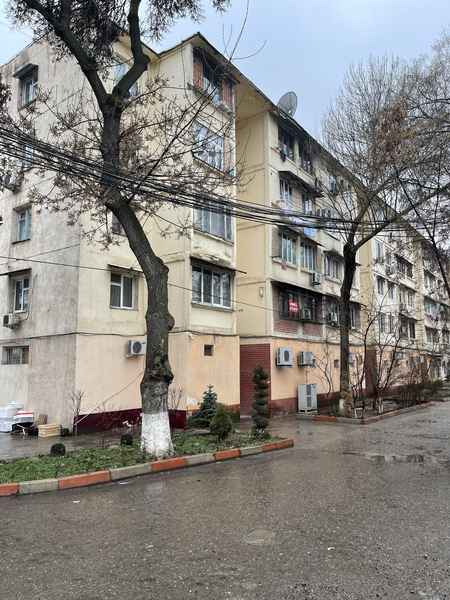 3-комнатная. 3-этаж. Саехат.