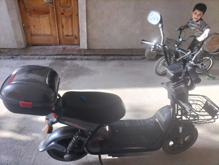 Sukuter sotiladi yo obmen benzinli sukuterlarga olati idial