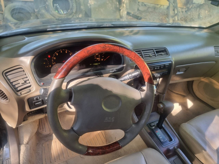 Lexus ES 300    V 6  avtomat