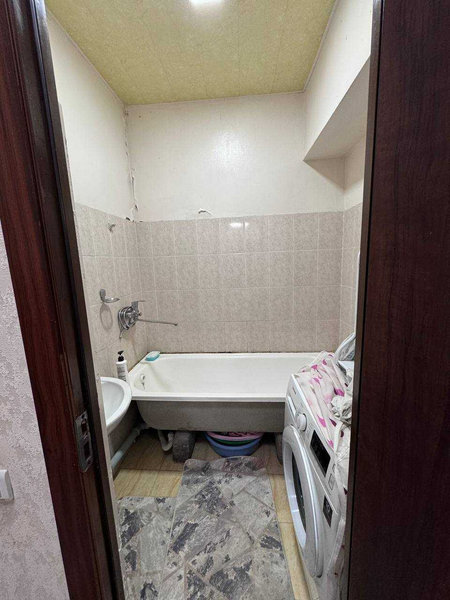 Srochniy Sergeli 8 hudud  3/2/7  75 m² Sotiladi Remontli uy
