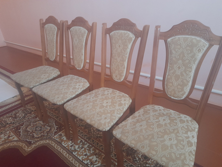 Стулья сатилади 8 данна