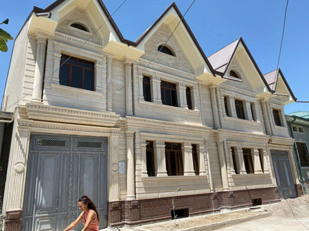Travertin ustunlar naturalni toshdan