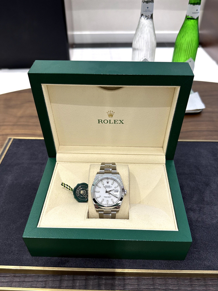 NEW Rolex Datejust Steel With White Dial 126300