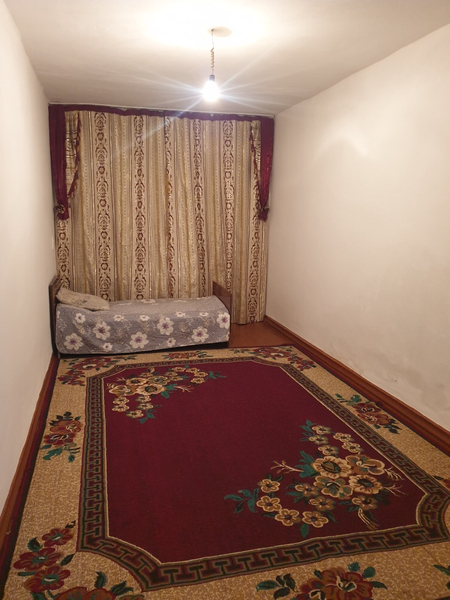 Sirdaryo shahar sentrda 3 honali dom sotiladi