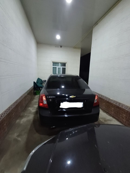 Lasatti 1.8 surochni sotiladi