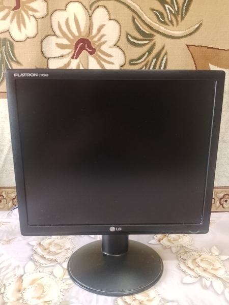 Монитор LG flatron L1734S.