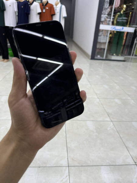 Iphone 12pro max sotiladi