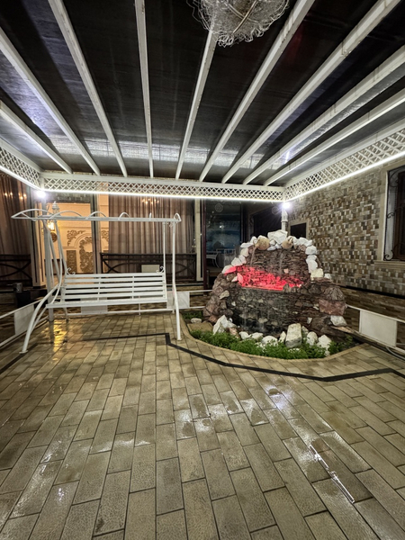 Dacha White_House
