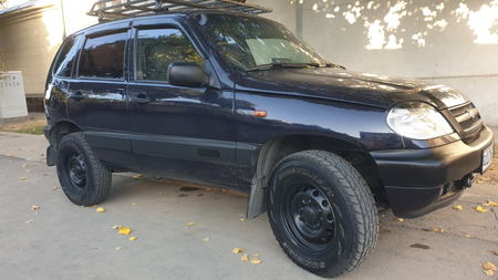 Shevrolet Niva 4x4 radnoy kraska