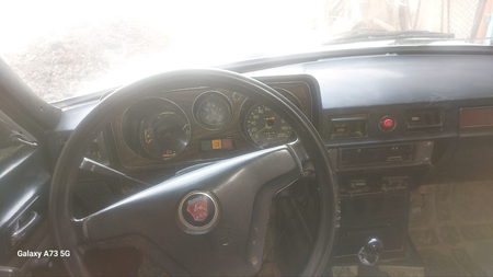 Автомобил ГАЗ 24105