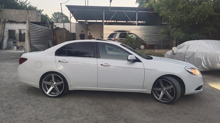 Vossen R20 Diska balon sotiladi 225/35/20R 5 teshili