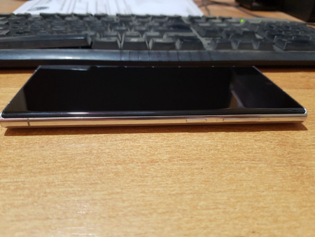 Samsung galaxy S22 ultra sotiladi