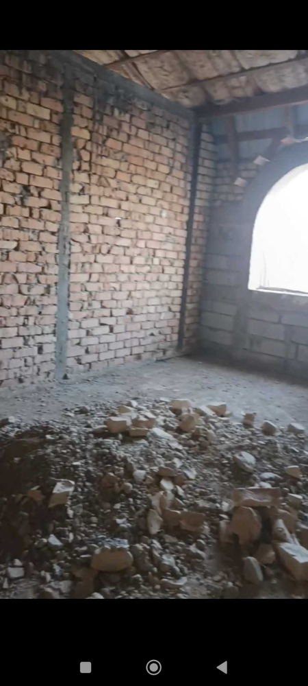 Дом сотилади срочно хамйонбоп 2 та 5 хонали