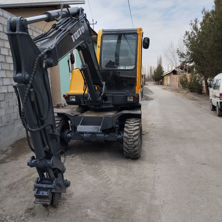 Экскаватор Volvo 55