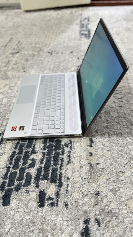 Notebook hp holati yangi kam ishlatilgan