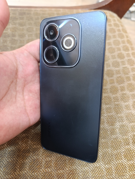 Infinix HOT 40i ..