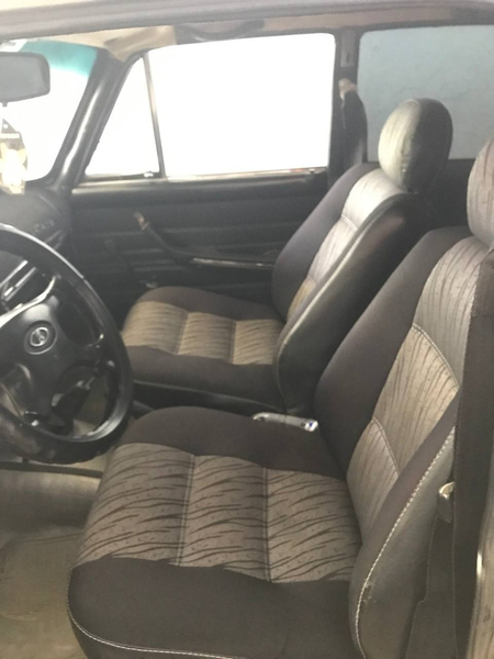 2106 сотилади. Холати яхши. Нархи 1800$
