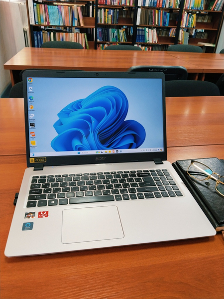 Срочна!! Ideal holatda  Acer aspire 5 Full HD (1920X 1080)
