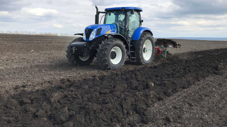 Traktor New Holland T7060 Halol Ribosiz Bolib tolashga