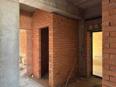 (К126050) Yakkasaroy tumanida 4-xonali kvartira sotiladi