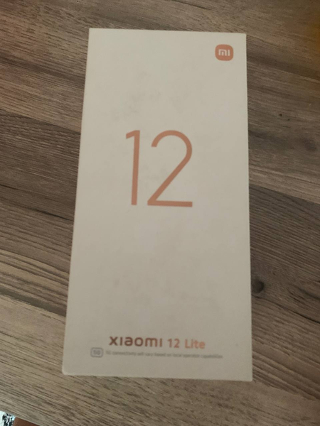 Prodam svoy Mi 12 lite 256 gb s karobkoy