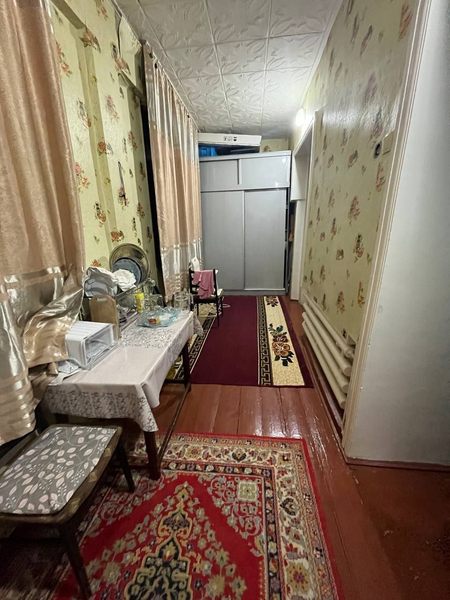 Bekobod uy sotiladi 2 xonali 3-etaj