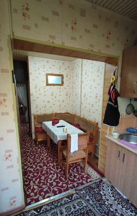 Feruza Massivda 3 xonalik uy sotiladi