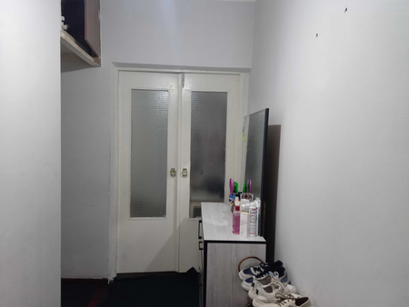Sergeli 4, 1 xonali uy yarmarkani oldida