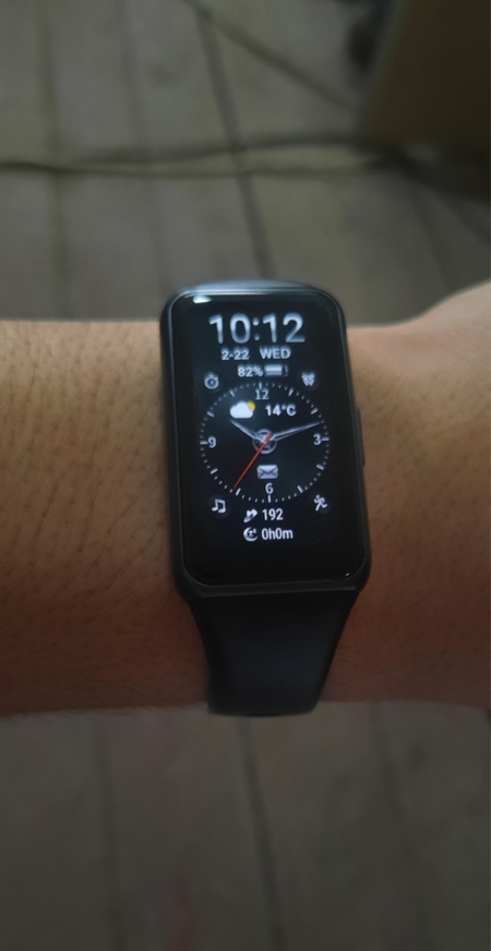 Продам свои часы Huawey band 6