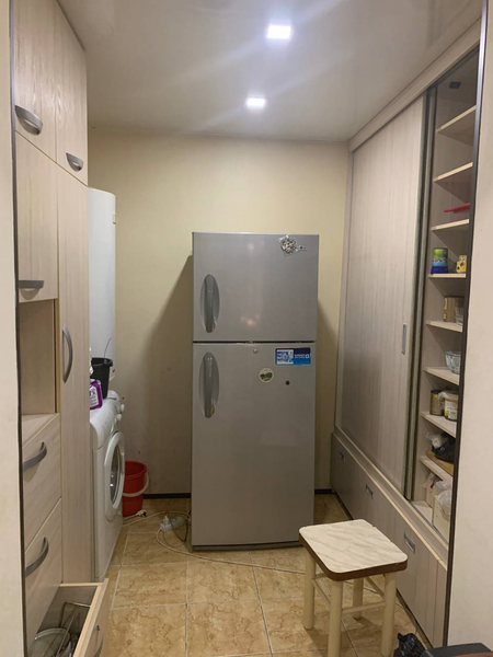 Продается квартира в центре 4/2/4 евро в Чирчике