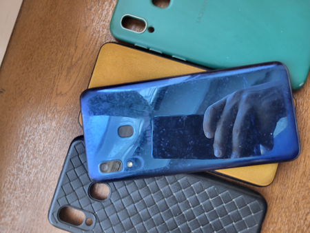 Samsung A20 +2ta chexol beriladi