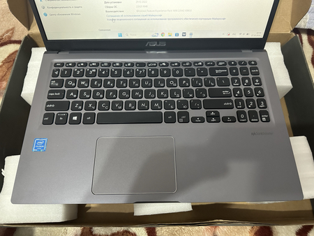 Noutbuk Asus yangiday sotiladi