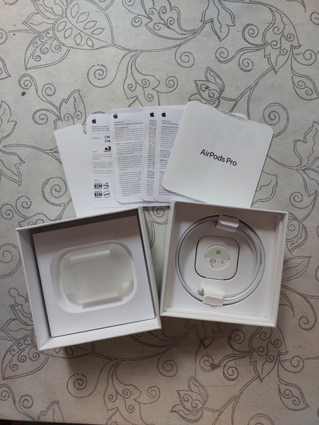 Airpods pro (1st gen)