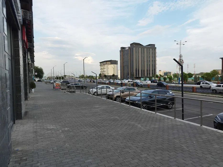 Мухтумкули мост Нежилой 130м2 под бутик виноводка вдоль дороги