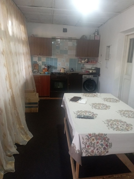 Nazarbek tekstil hovli sotiladi
